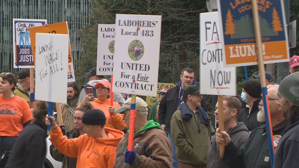 Portland city workers rally downtown ahead of strike | kgw.com