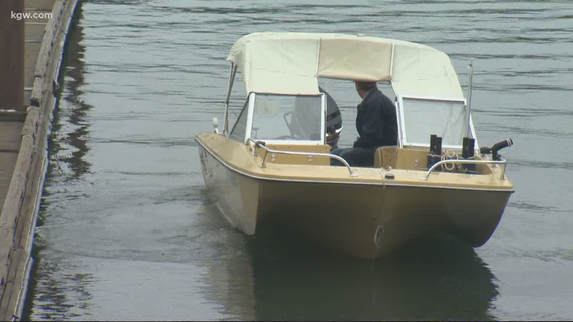 People practice social distancing by boating | kgw.com