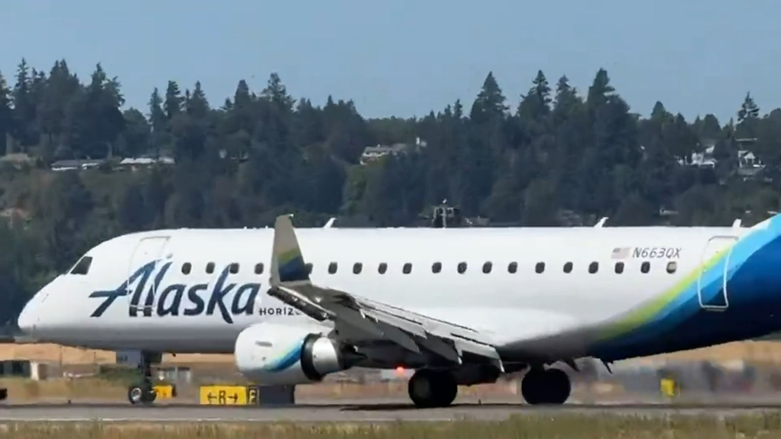 Alaska Airlines flight diverts to PDX due to hydraulic issue | kgw.com