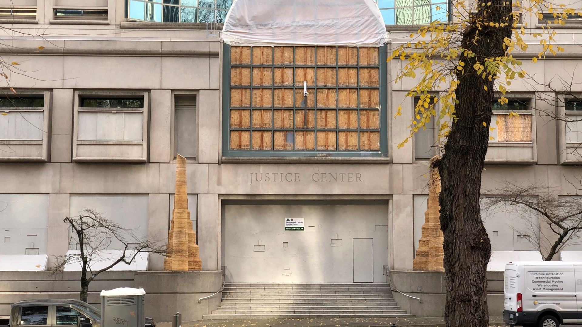 Portland vandalism, breaking windows > General Discussion > AR15.COM