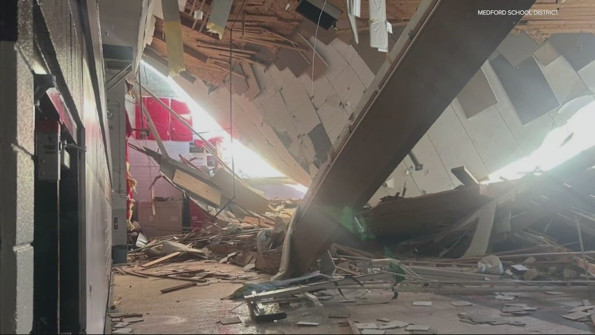 Oregon high school gym roof collapses due to snow | kgw.com