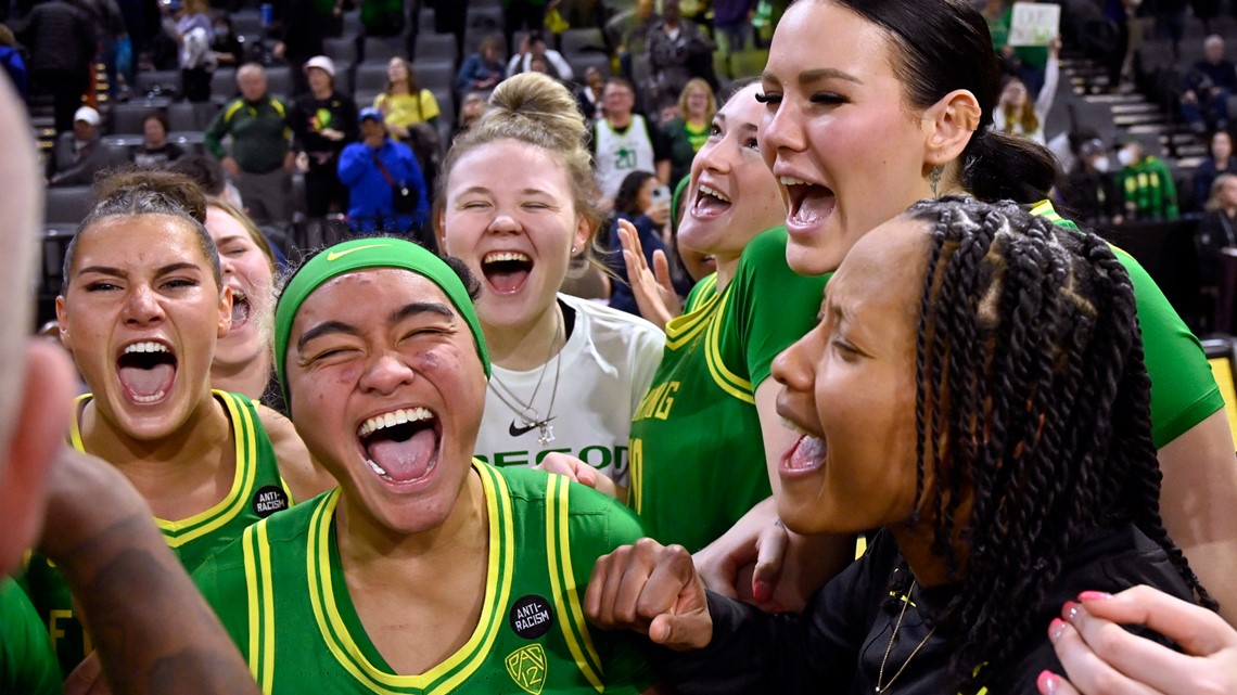Endyia Rogers scores 28, Oregon women past Washington 52-50 | kgw.com