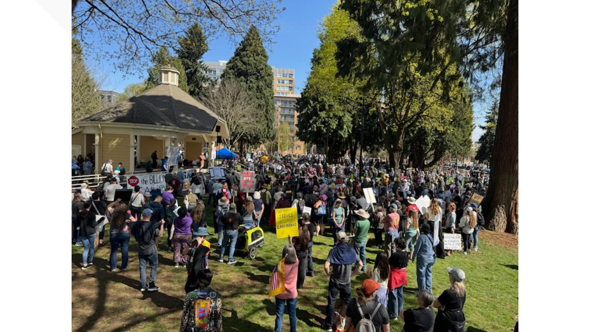 Thousands gather in Portland for anti-Trump 'Hands Off' protest | kgw.com