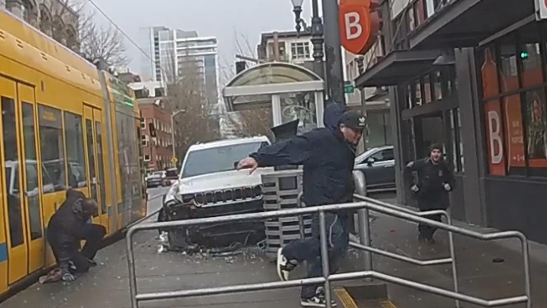 Stolen vehicle crashes into Portland streetcar stop | kgw.com