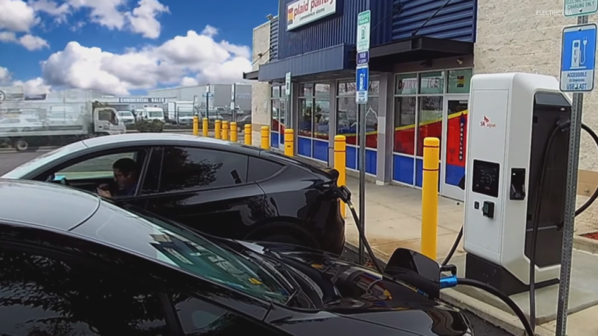 Plaid Pantry adds EV charging station in Northeast Portland | kgw.com