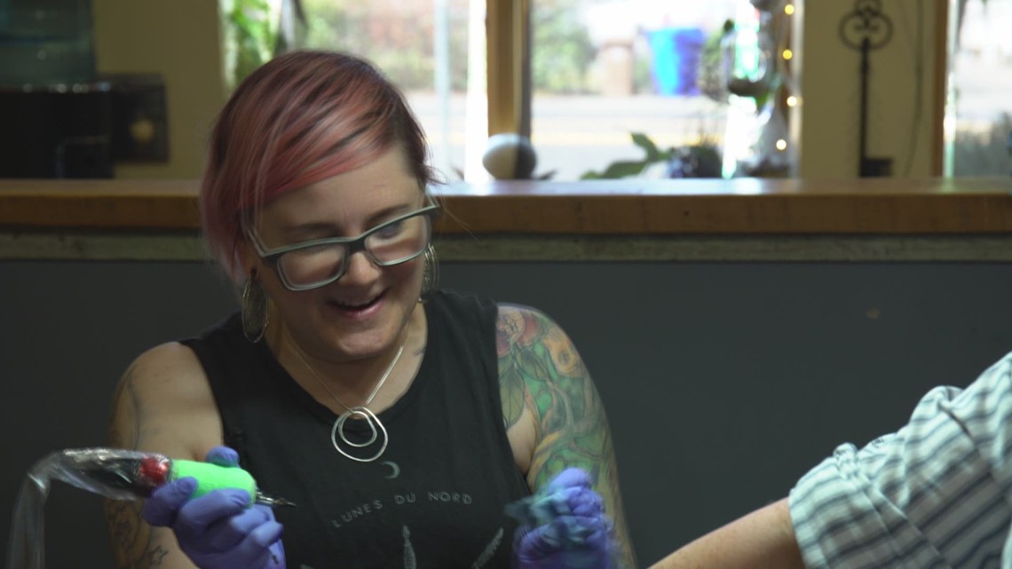 Tracy Barry gets her tattoo | kgw.com