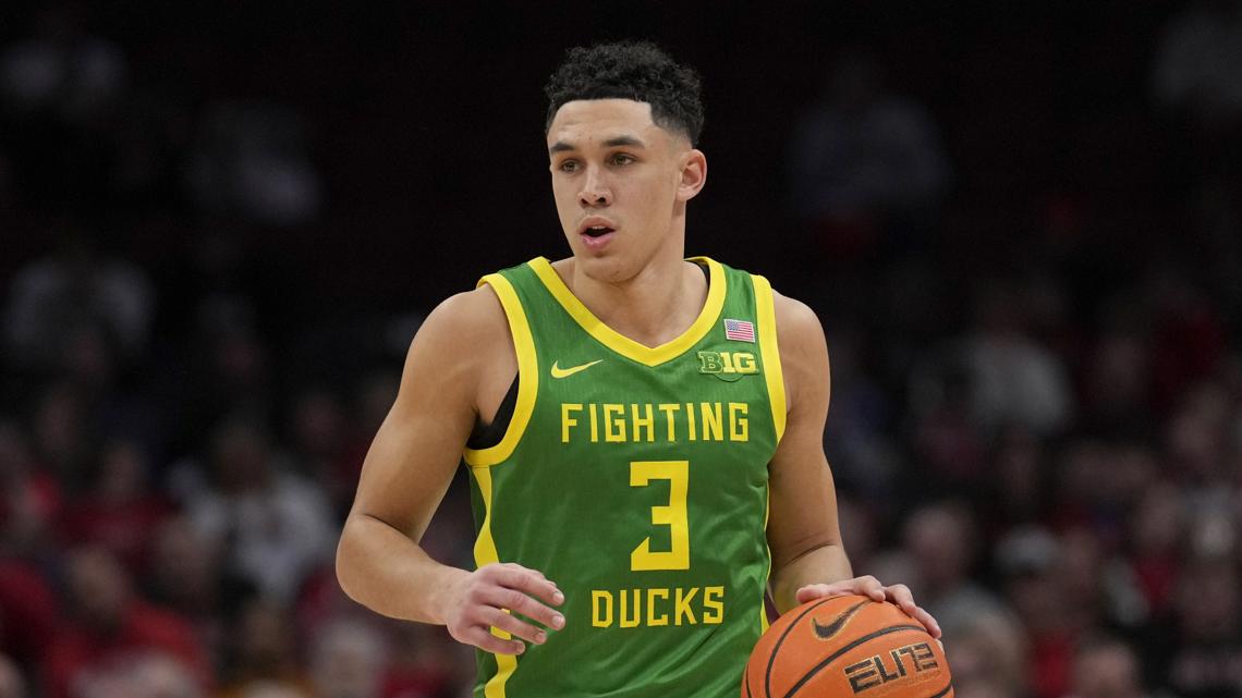 Shelstad's career-high 26 points helps Oregon fend off Northwestern ...