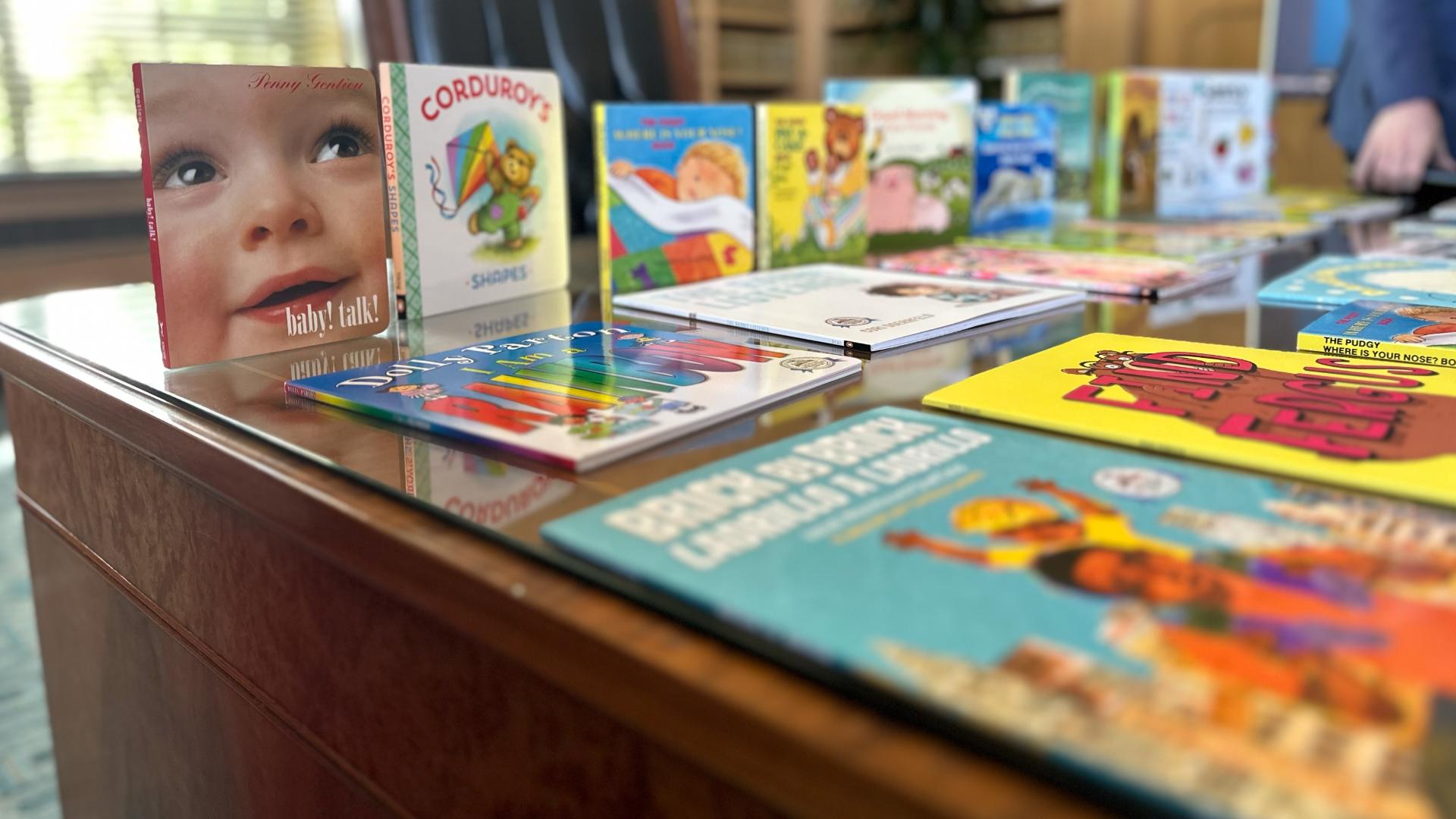 Gov. Kotek signs bill providing books to Oregon kids via Dolly Parton's ...