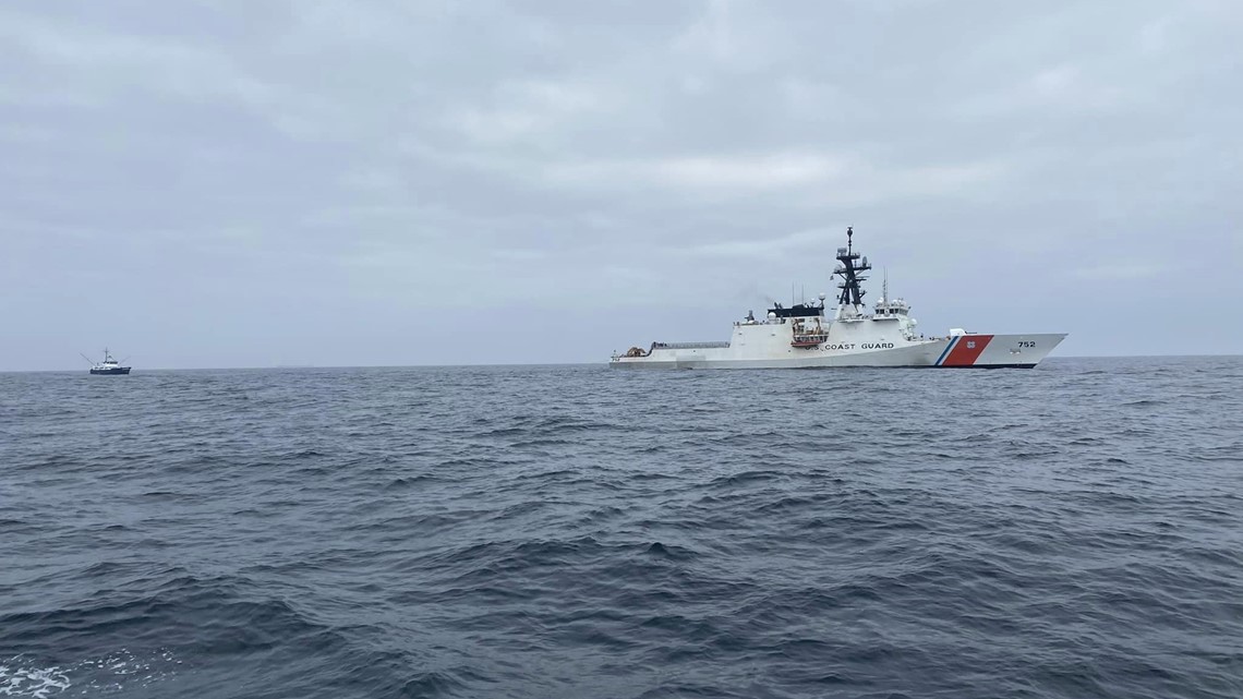 Coast Guard rescues crew of fishing vessel off Oregon Coast | kgw.com