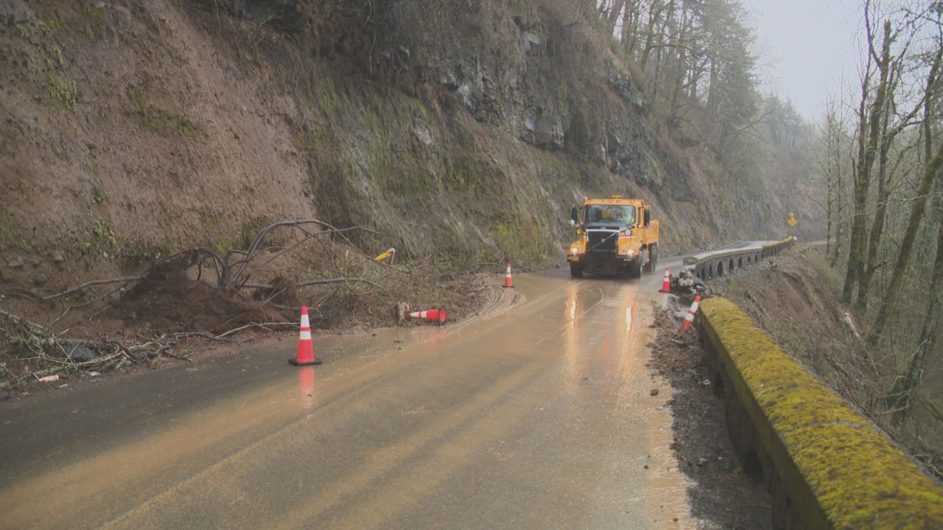 Portland weather: Landslide closed I-5 northbound lanes | kgw.com