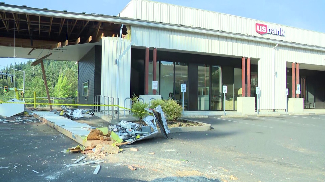 Thieves use excavator to smash open ATM, steal money | kgw.com