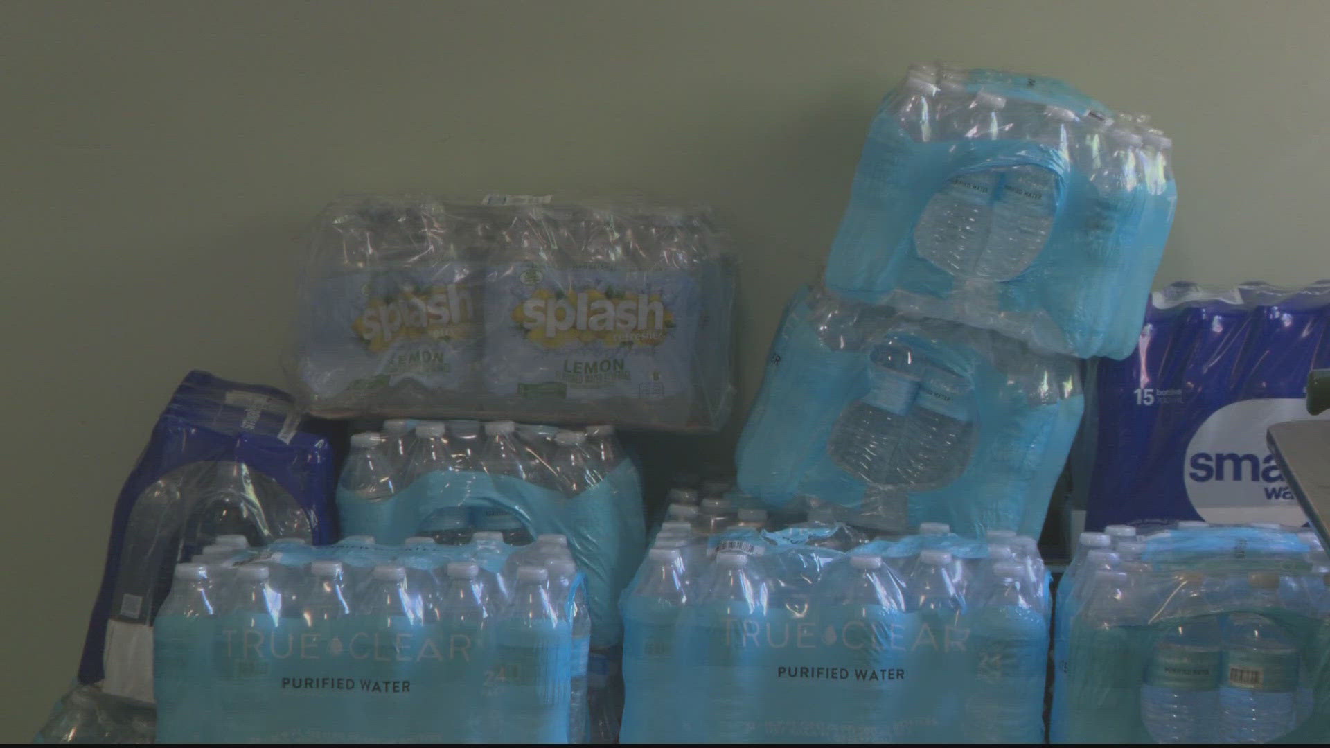 Portland food pantry loses free bottled water source just before heat ...