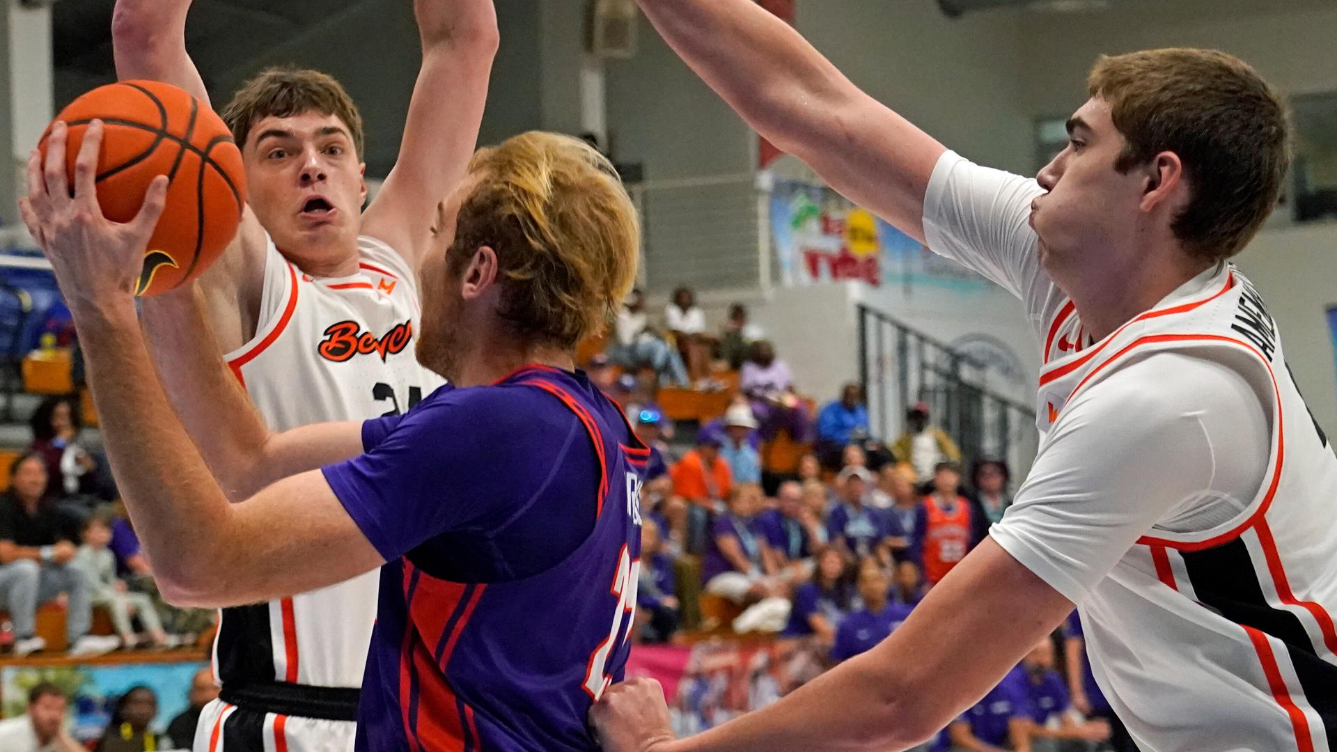Joshua Hughes posts double-double to lead Evansville over Oregon State ...