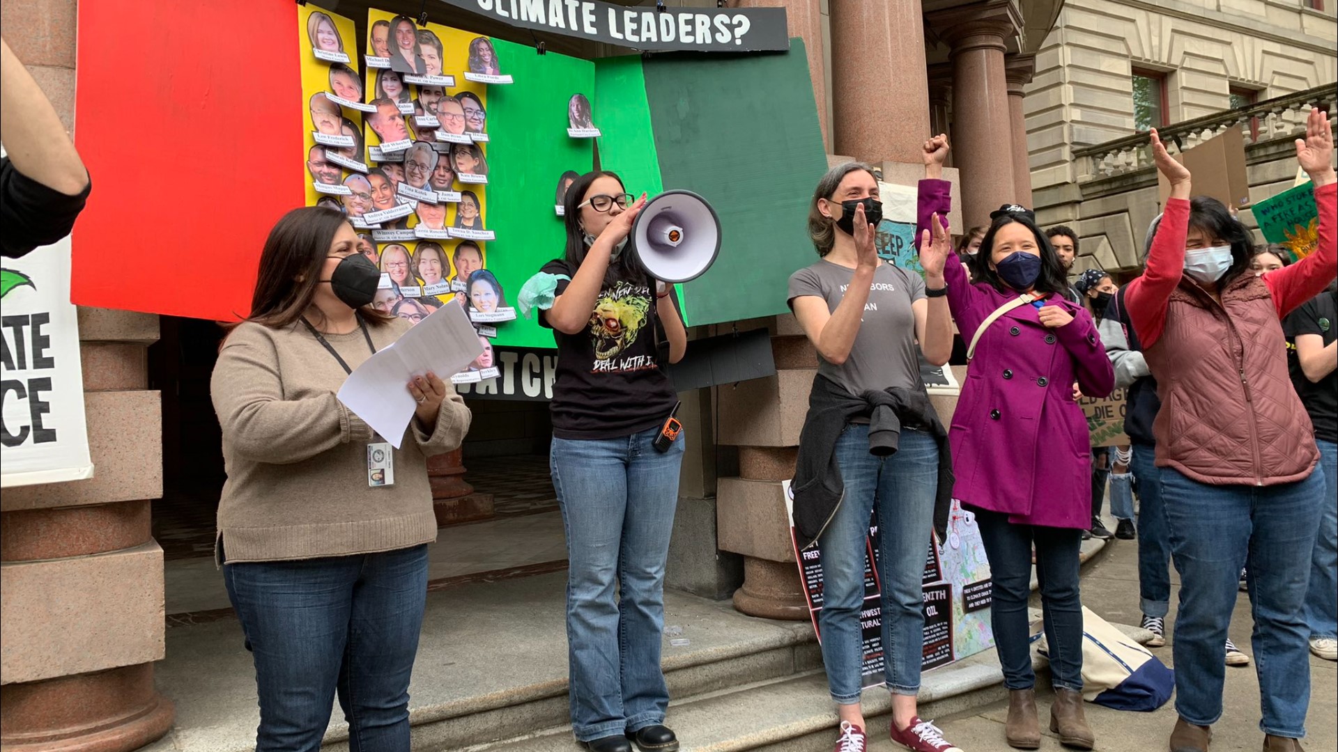 Hundreds of Portland students walk out for climate justice rally | kgw.com