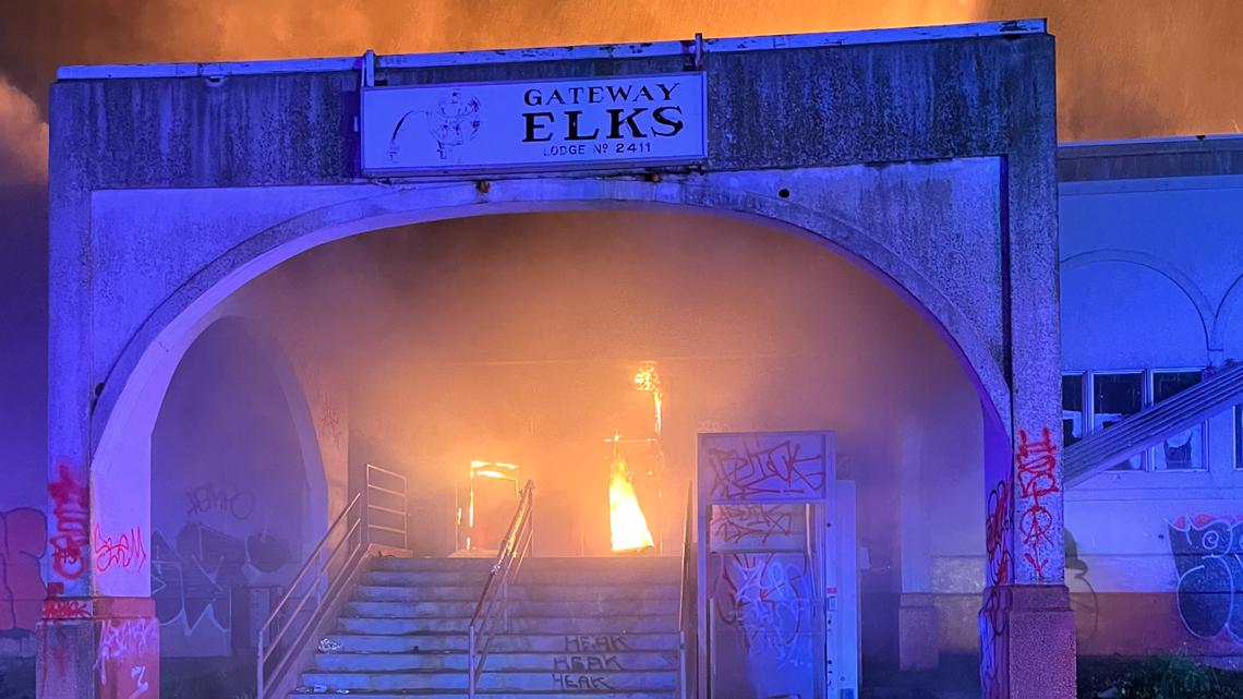 Former Elks Lodge in Northeast Portland destroyed in massive fire | kgw.com