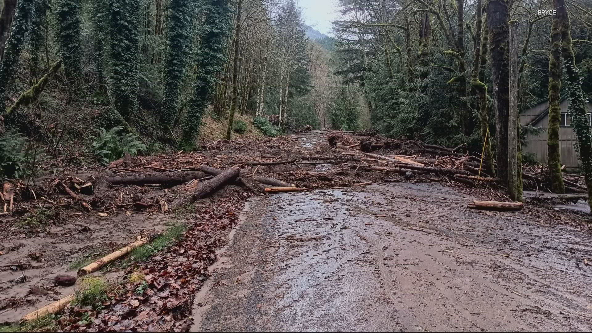 Landslide in Welches triggers Level 3 evacuation order and closes roads ...