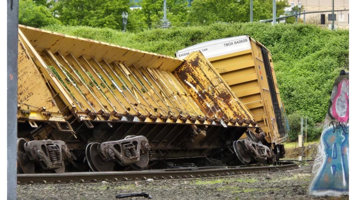 Freight train derails on Steel Bridge in Portland | kgw.com
