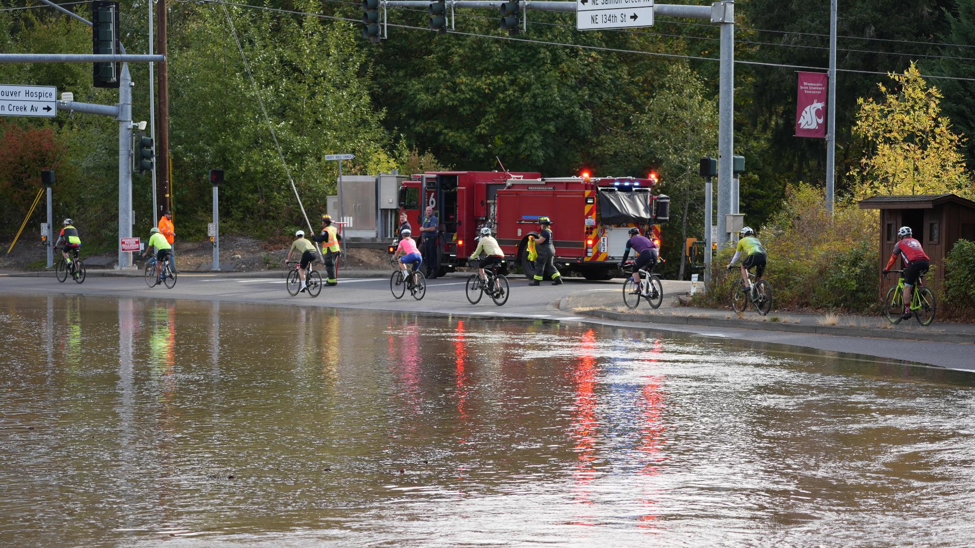 Major water main break shuts down Clark County roadway to WSU | kgw.com