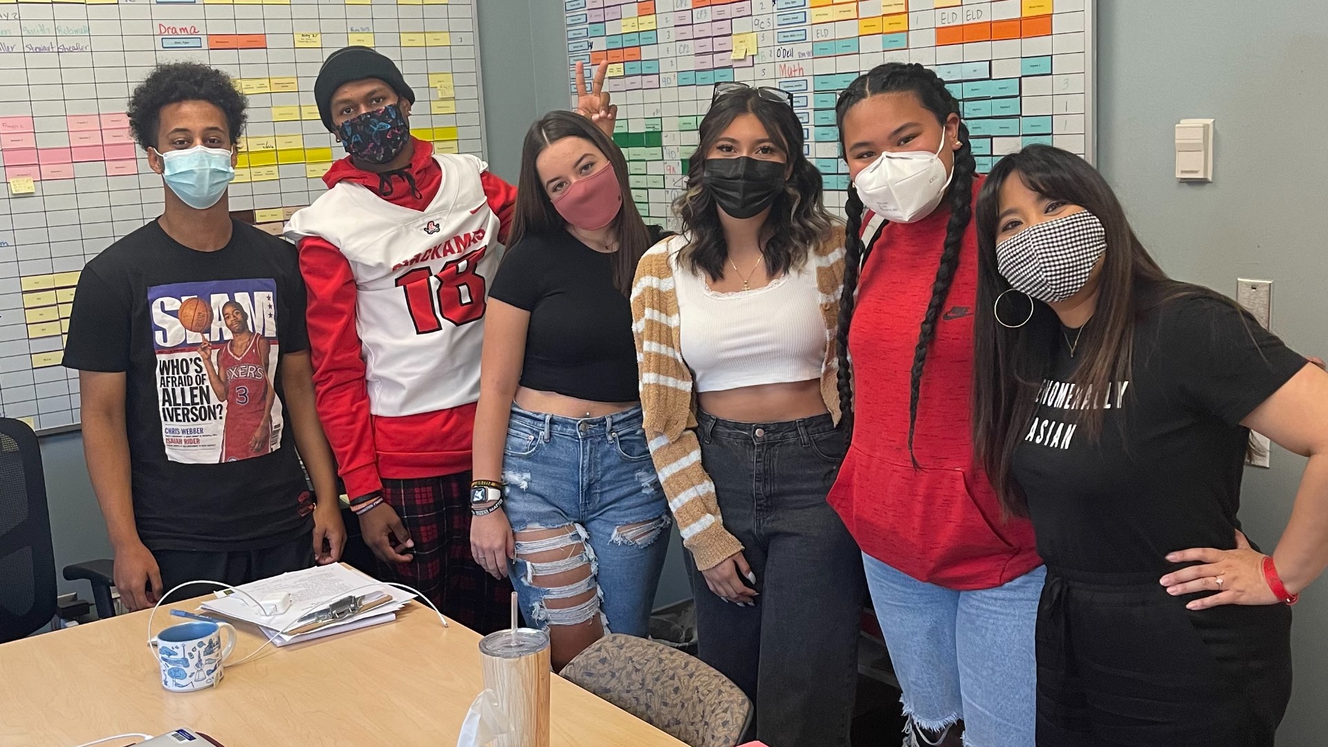 Clackamas HS teacher named 2022 Oregon Teacher of the Year | kgw.com