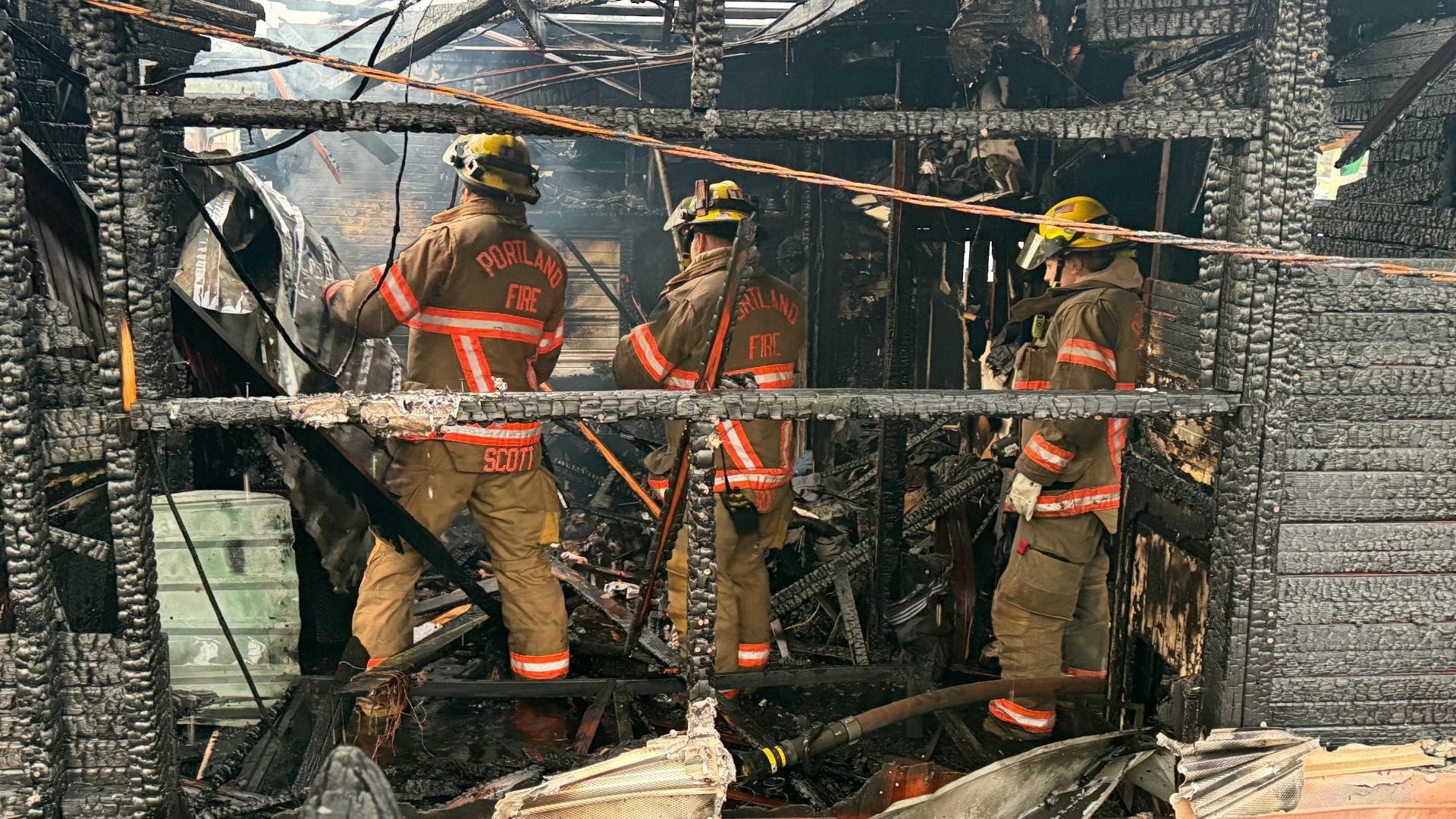Multiple floating homes destroyed by fire on the Columbia River | kgw.com