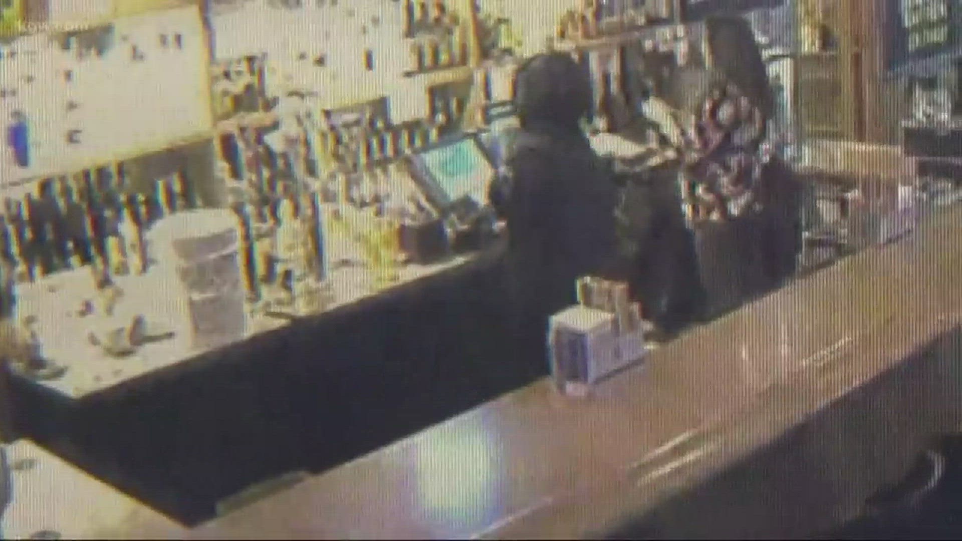 Armed robbery at NE Portland restaurant caught on camera | kgw.com