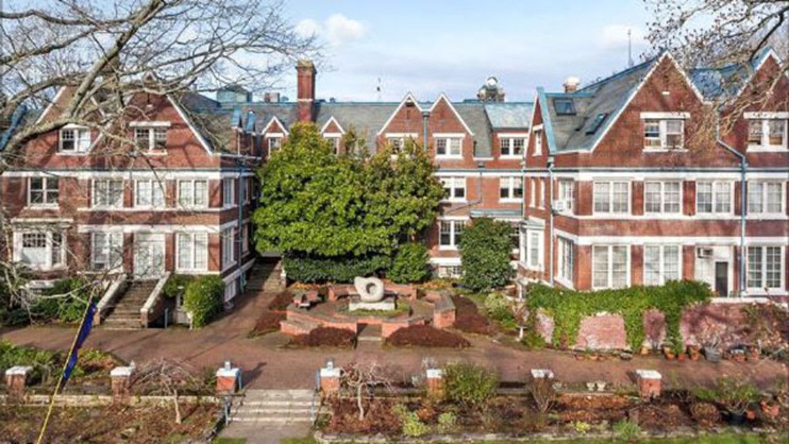 Photos: 61-bed, 39-bath manor in NE Portland listed for $8.8M | kgw.com