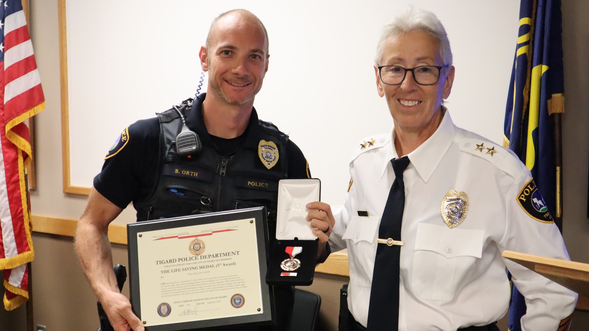 Tigard man meets group of first responders who saved his life | kgw.com