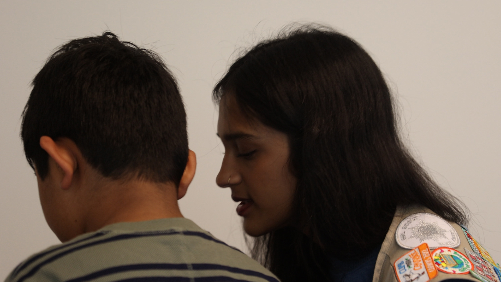 Girl Scout creates school sensory room for brother with autism | kgw.com