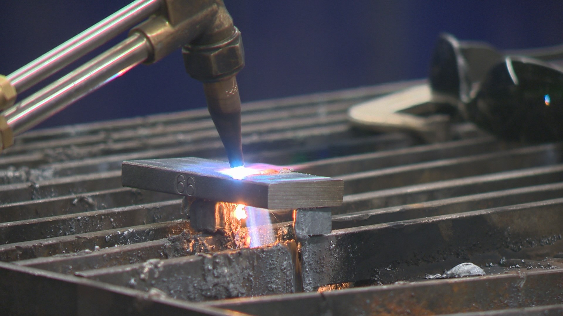 Kelso High School hosts student welding competition | kgw.com