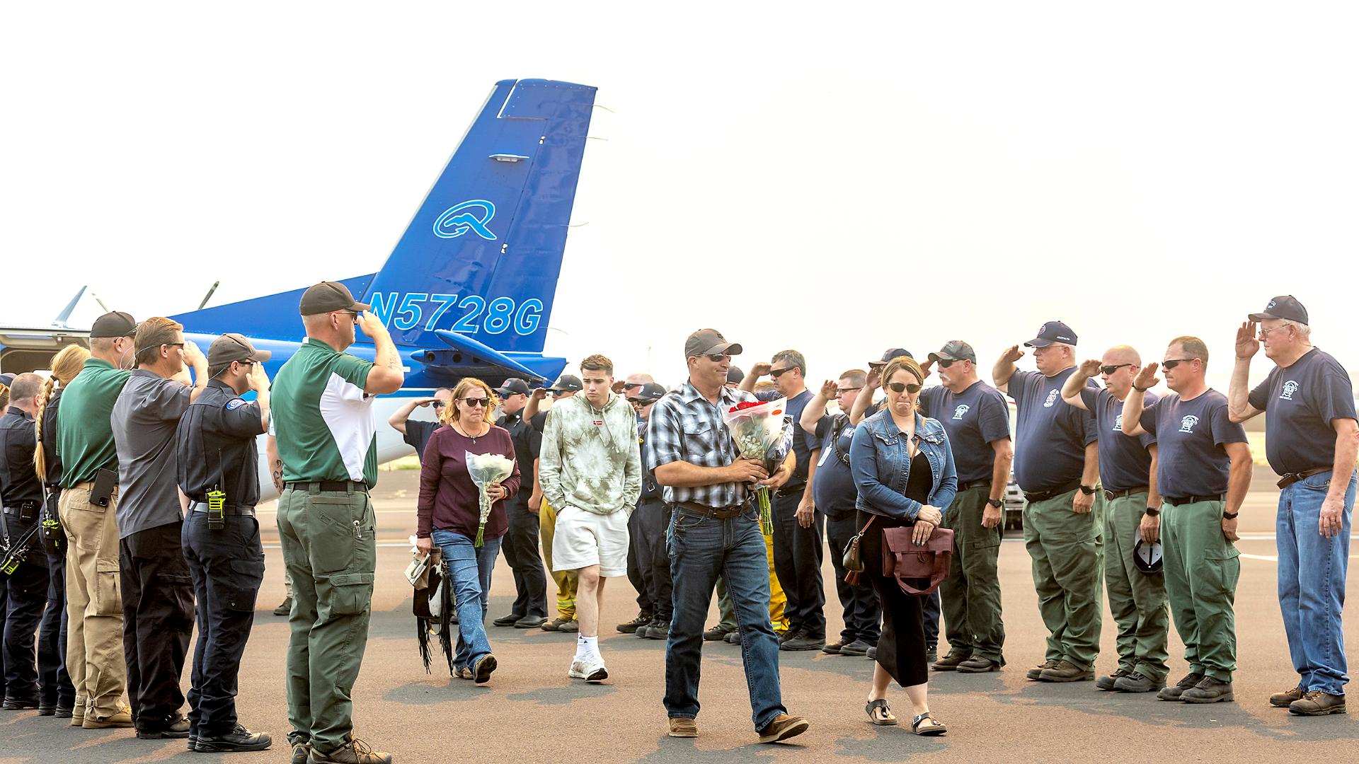 Experienced older pilots key to the US aerial firefighting fleet | kgw.com
