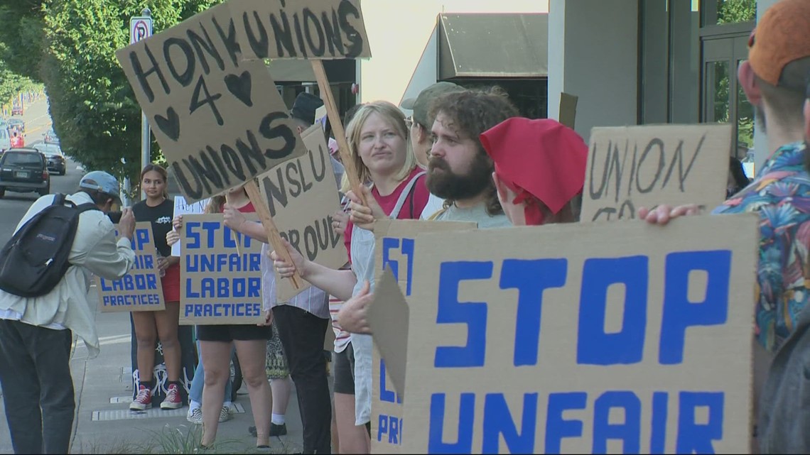 Workers picket across Portland ahead of Labor Day | kgw.com