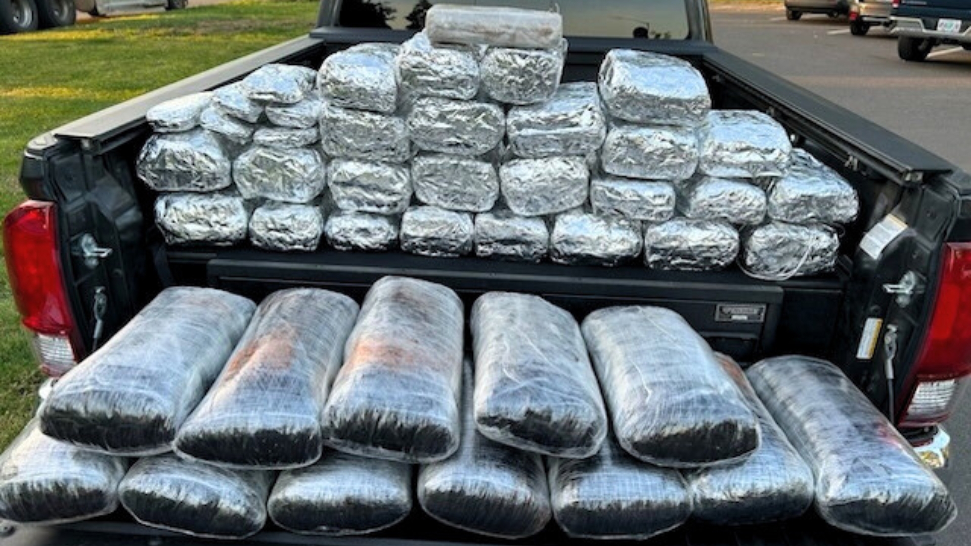 Oregon man arrested after allegedly transporting around 270 pounds of ...