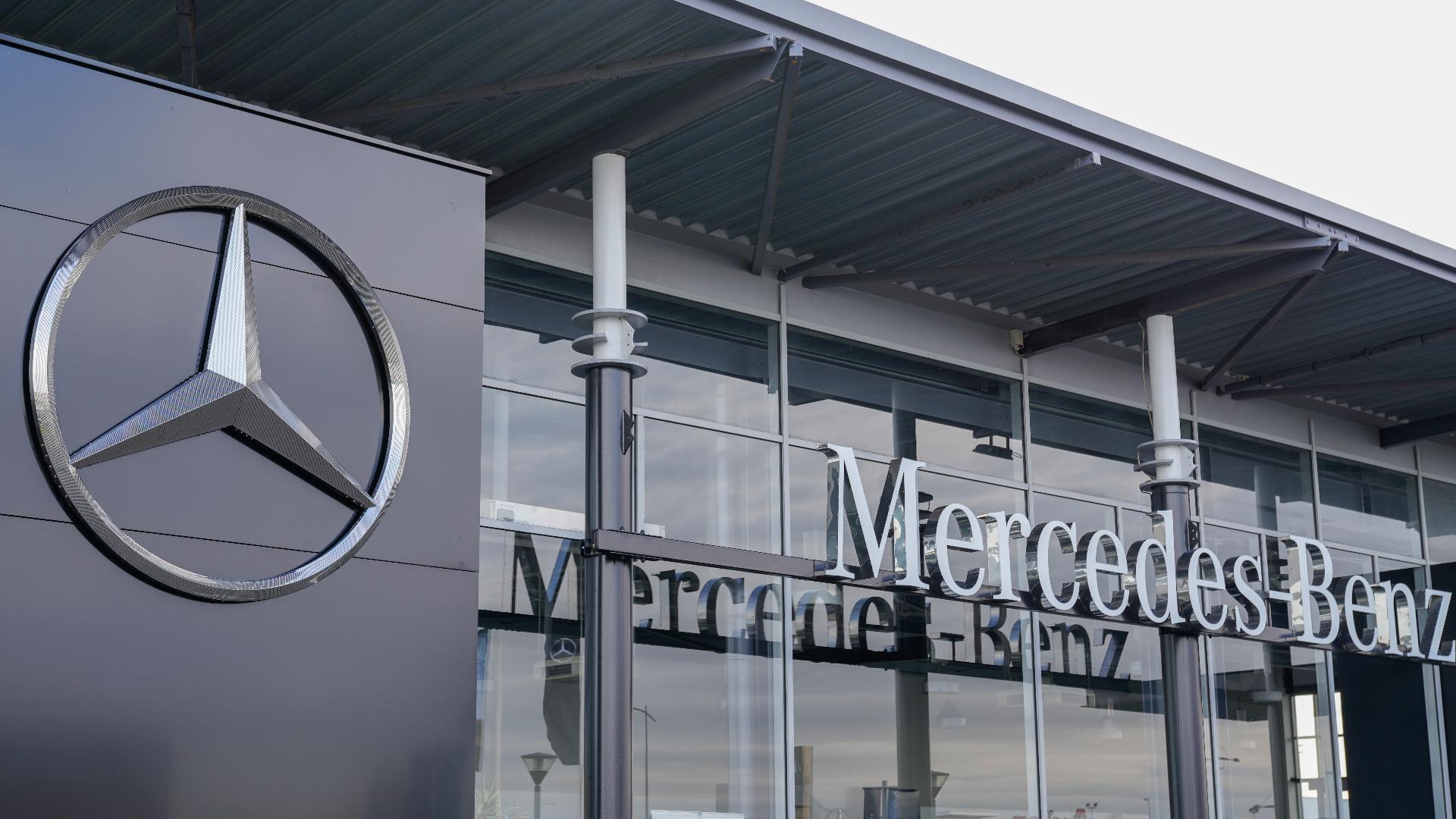 Mercedes agrees to pay Oregon, Washington millions in emissions fraud ...