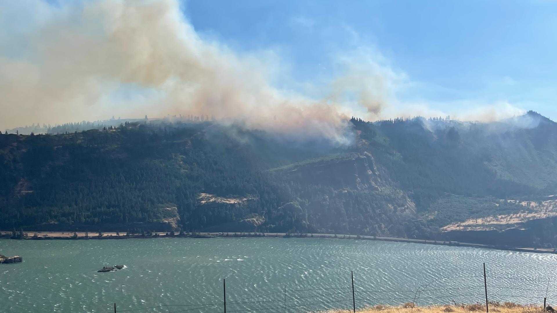 Evacuation notices for wildfire near Mosier remain for 24 hours | kgw.com