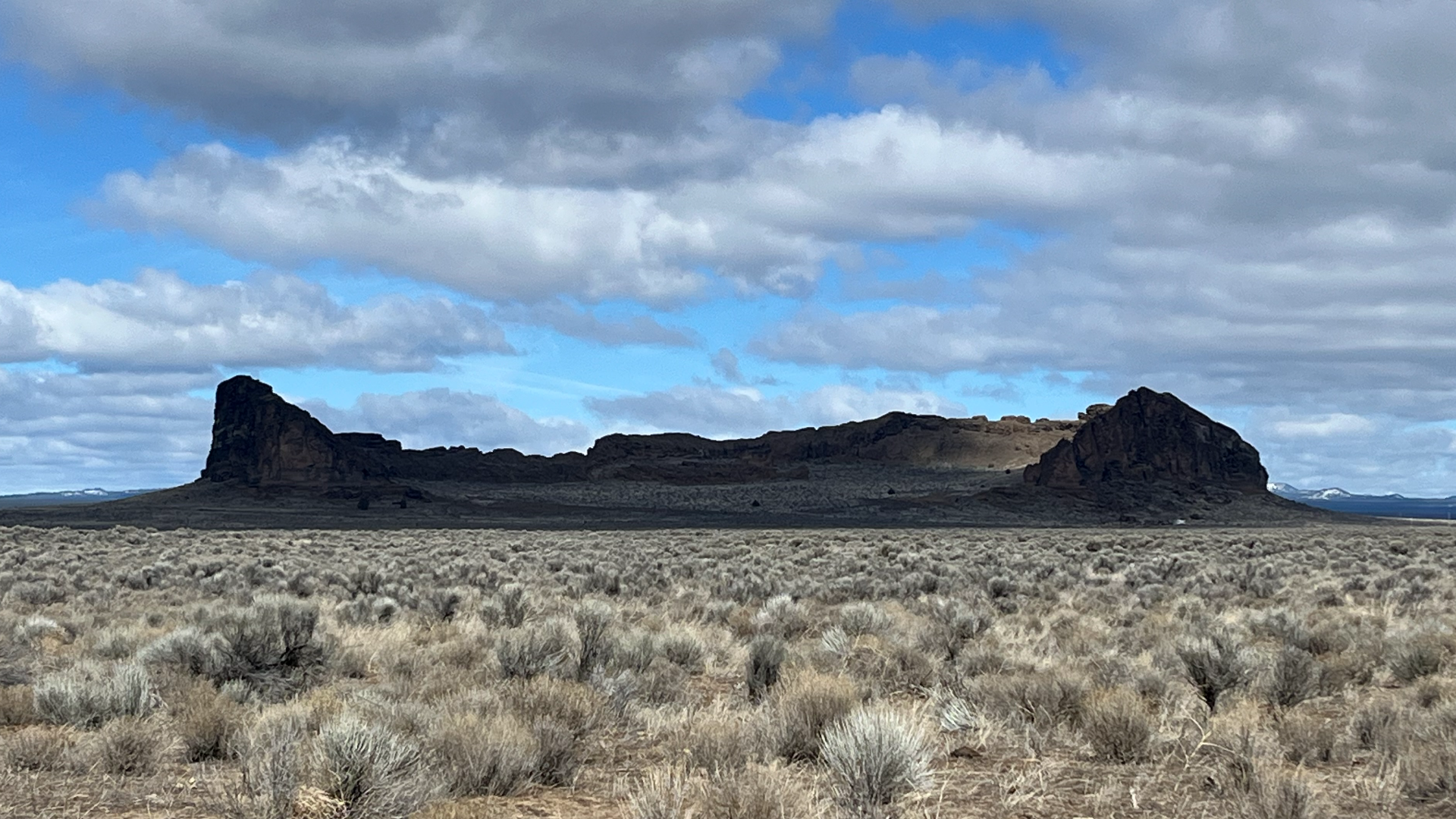Hike through prehistoric lakebed at Fort Rock State Natural Area | kgw.com