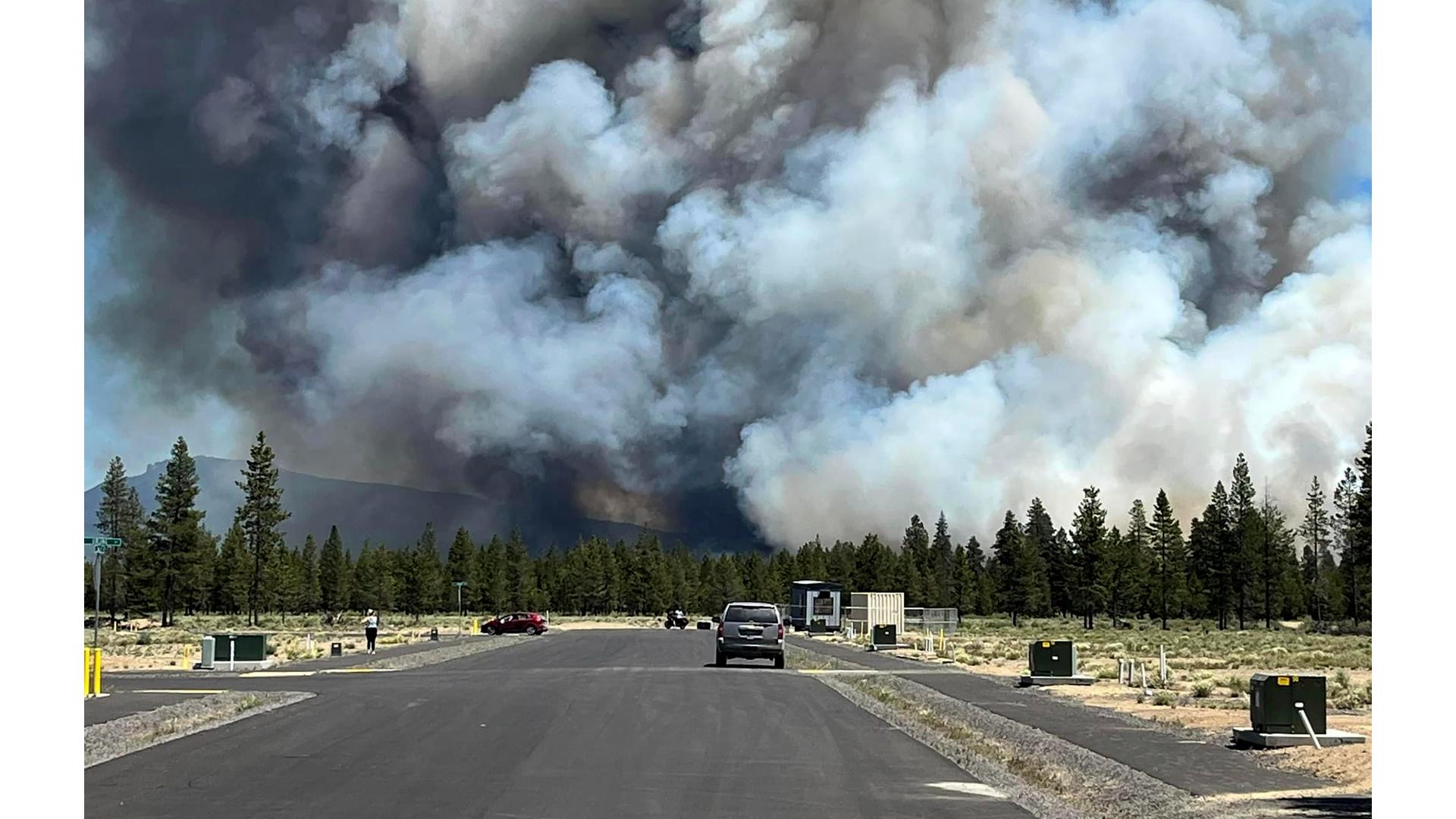 Evacuation orders in place for wildfire in Deschutes County | kgw.com