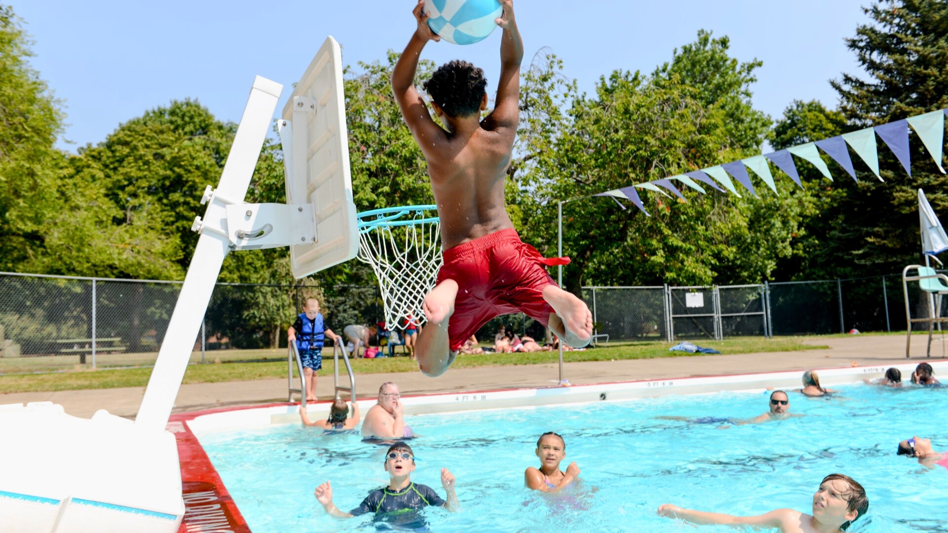 Portland's outdoor pools open up for this summer | kgw.com