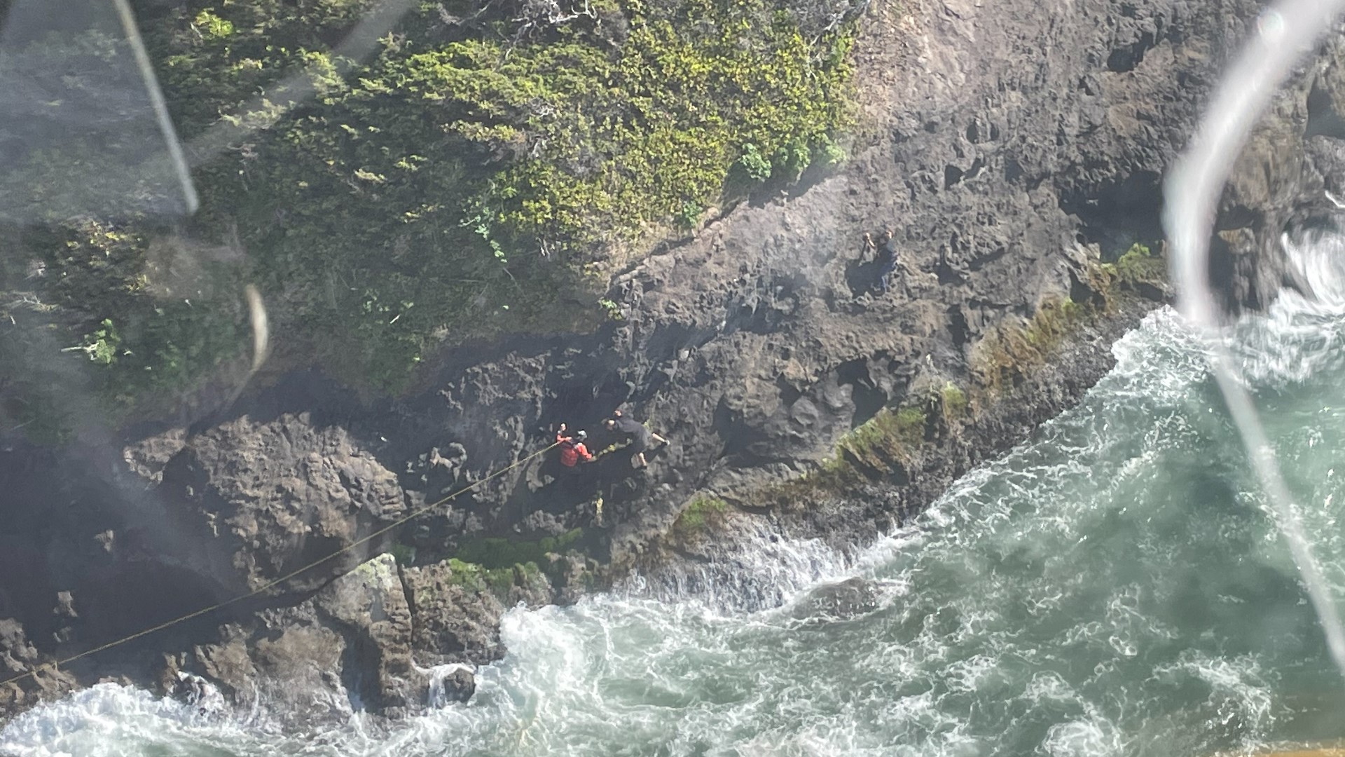 Two people at Proposal Rock rescued by Coast Guard | kgw.com