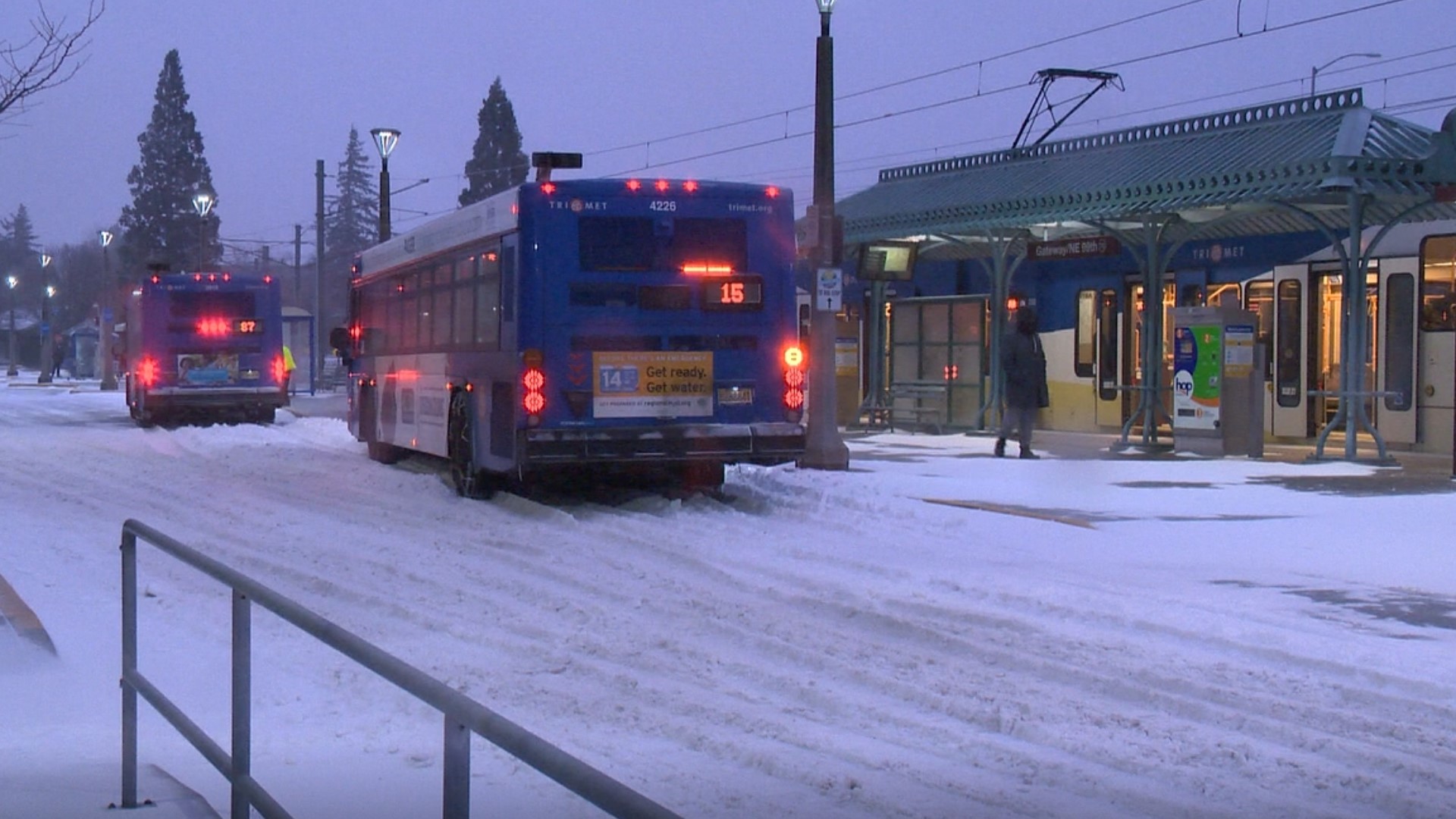 Portland ice storm: TriMet restores MAX service | kgw.com