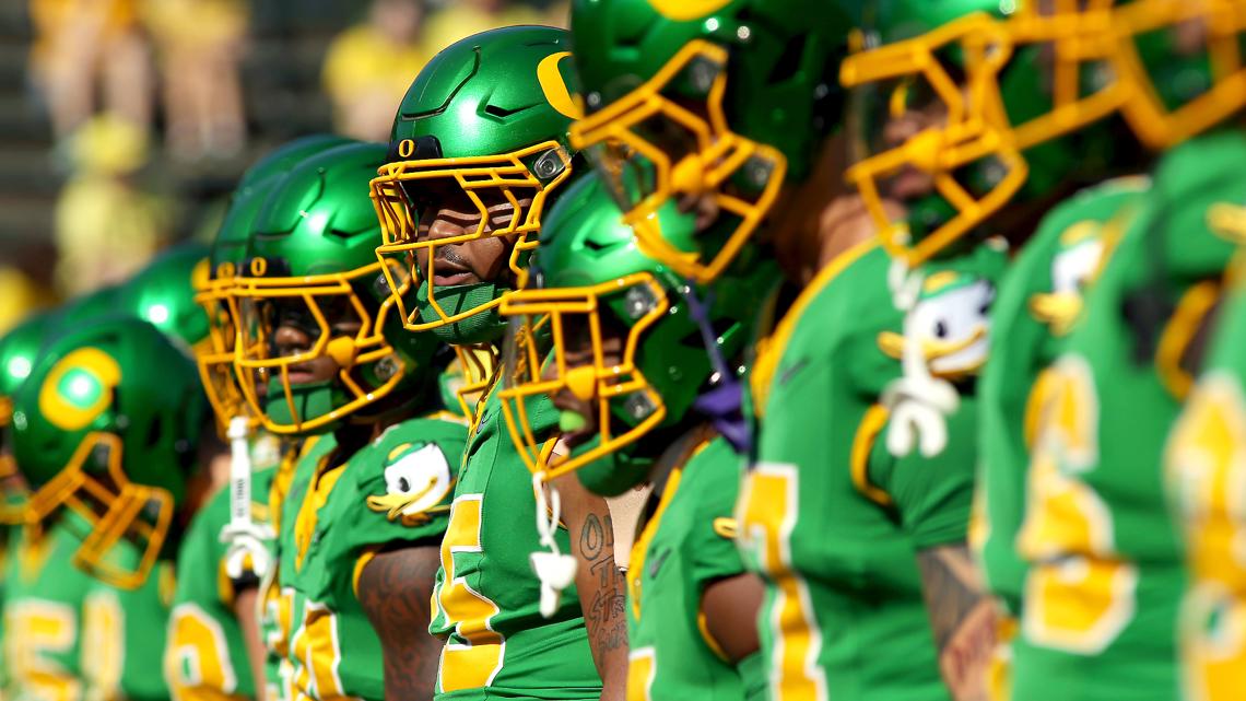 Oregon falls 4 spots to No. 7 in AP Top 25 | kgw.com