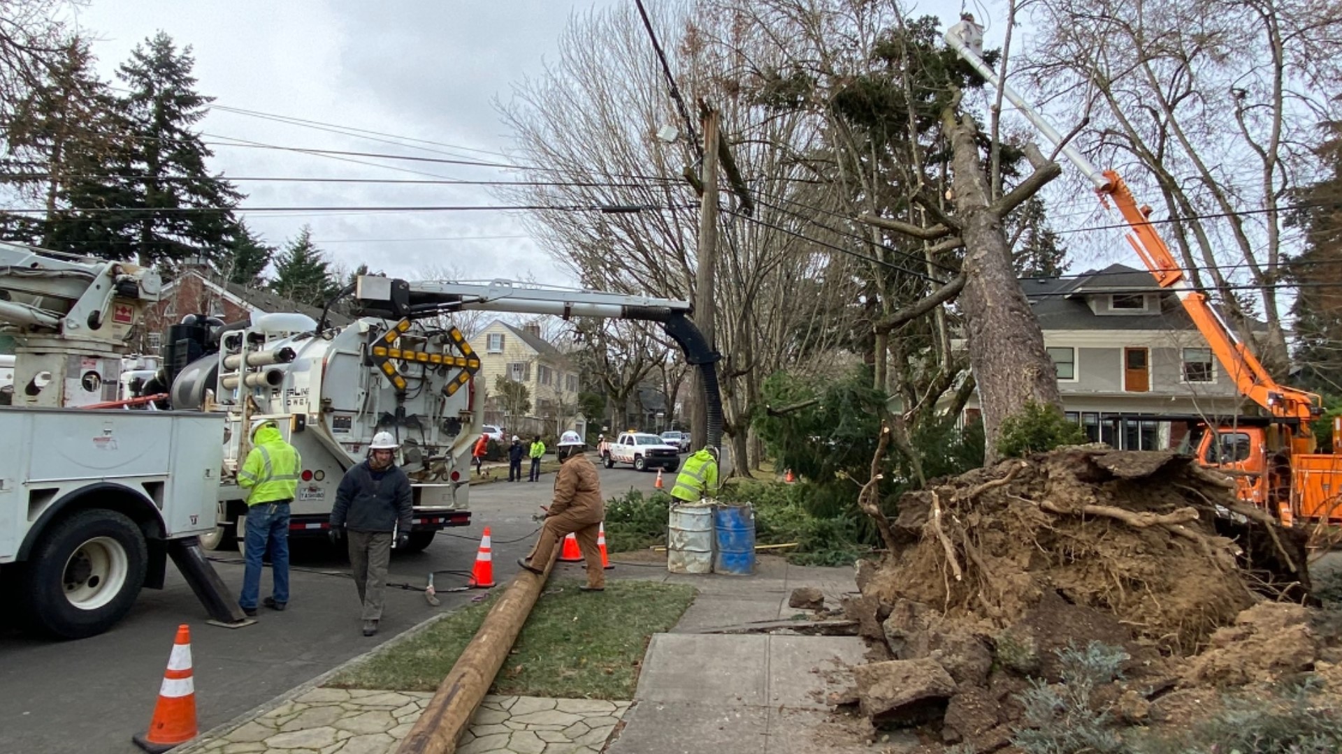 Portland ice storm: Thousands without power Friday | kgw.com