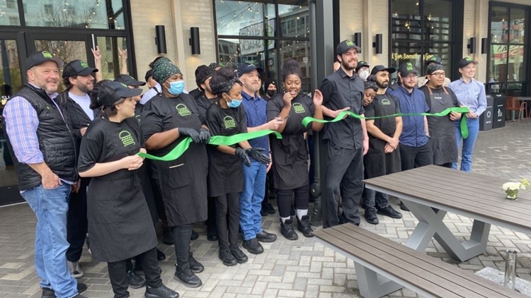 Shake Shack opens downtown Portland location | kgw.com