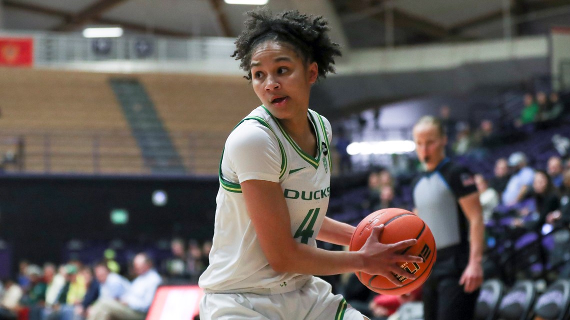 Rogers, Hanson lead No. 17 Oregon women past USC 73-45 | kgw.com