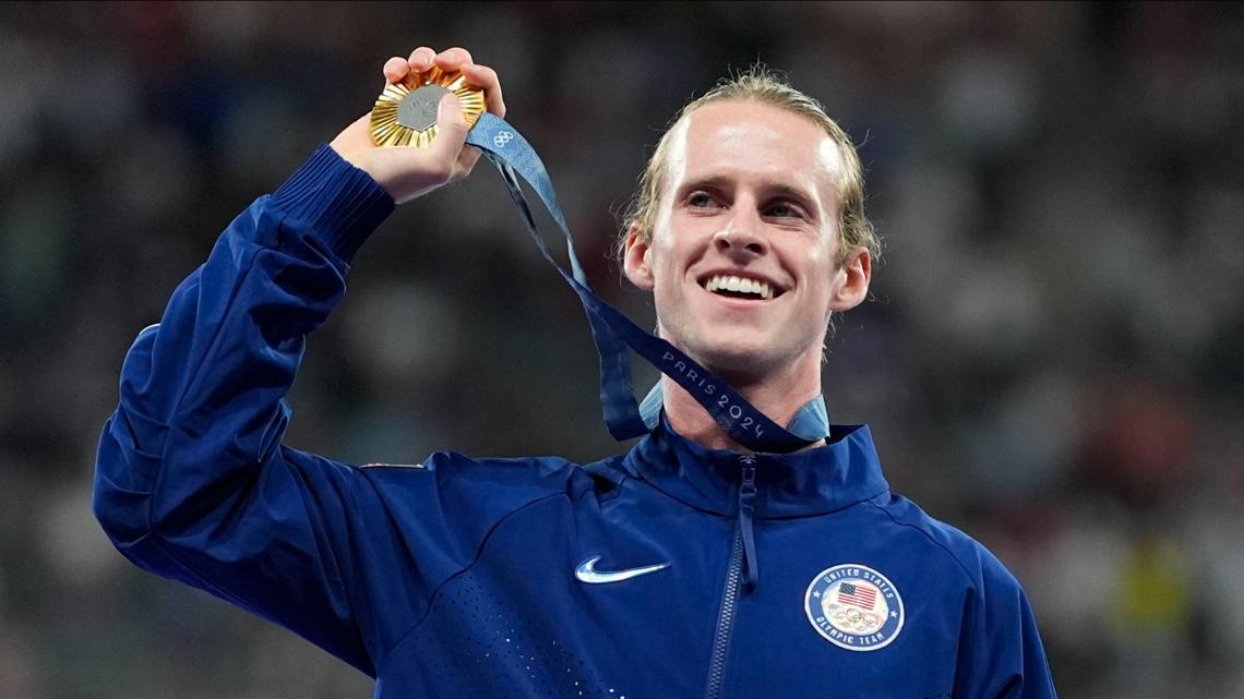 Cole Hocker reflects on winning gold in men's 1,500-meter final | kgw.com