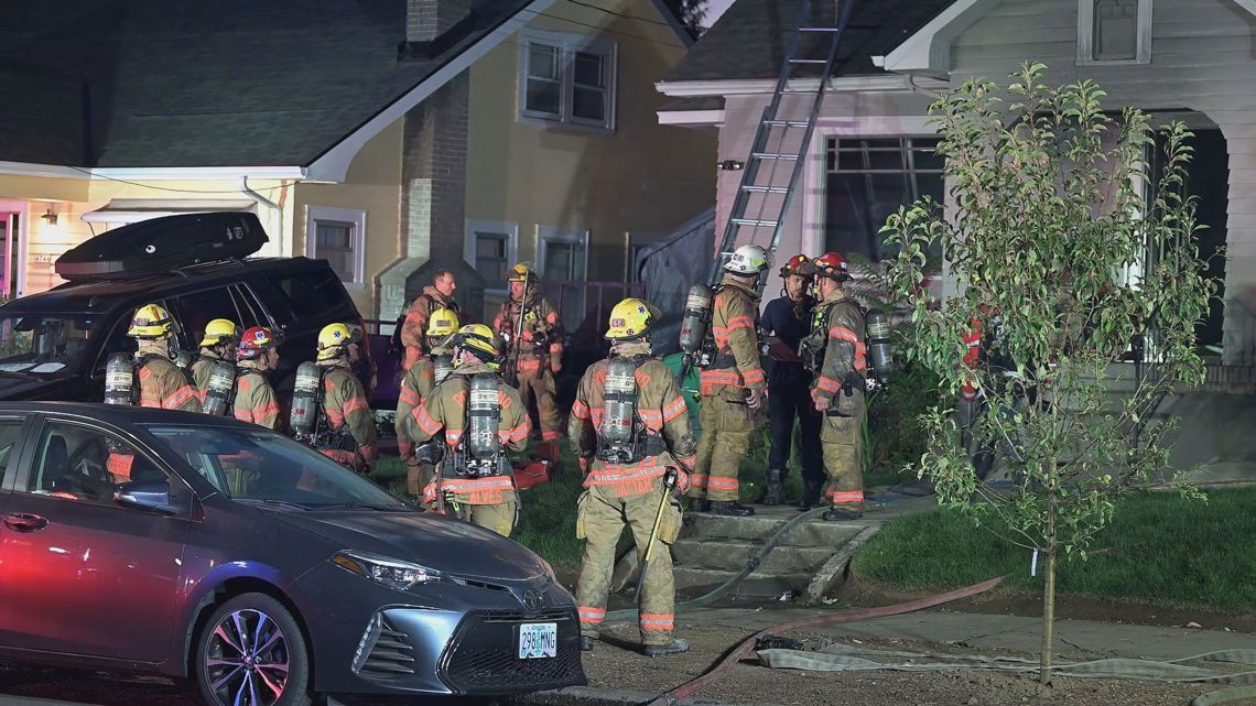 House fire in North Portland spreads to second house | kgw.com