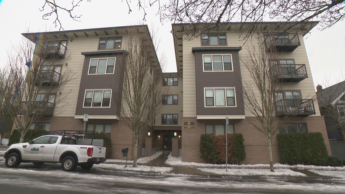 Flooding at Portland apartment building displaces residents | kgw.com