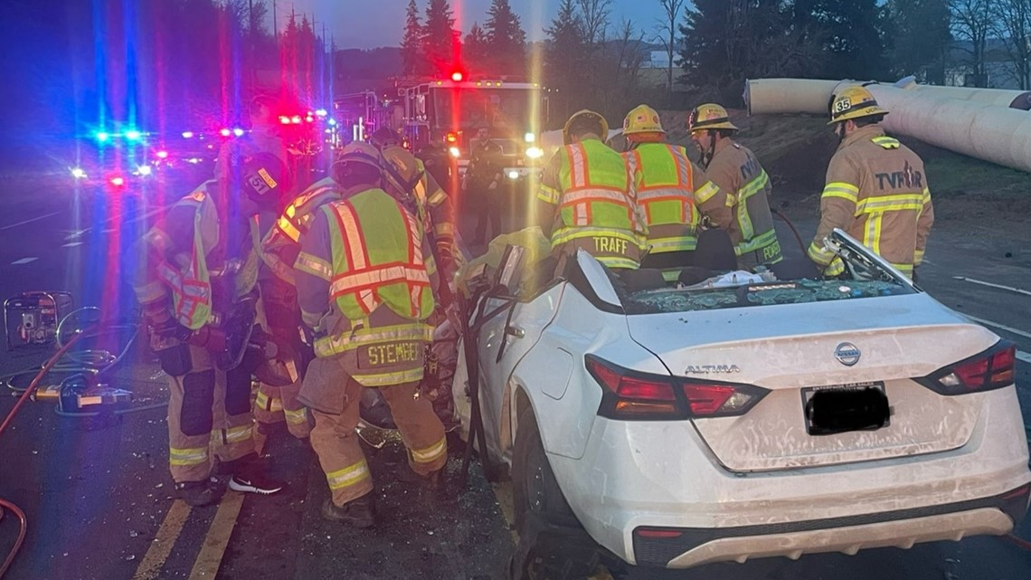 Two dead, one critically injured in Tigard crash | kgw.com