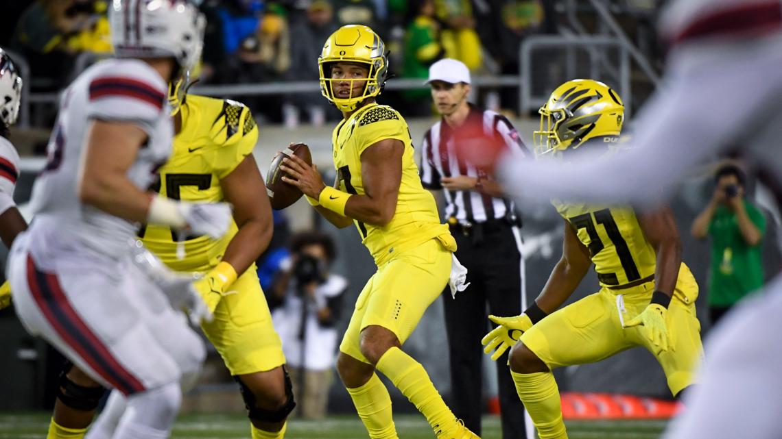Oregon Ducks quarterback Ty Thompson has chance to prove himself | kgw.com