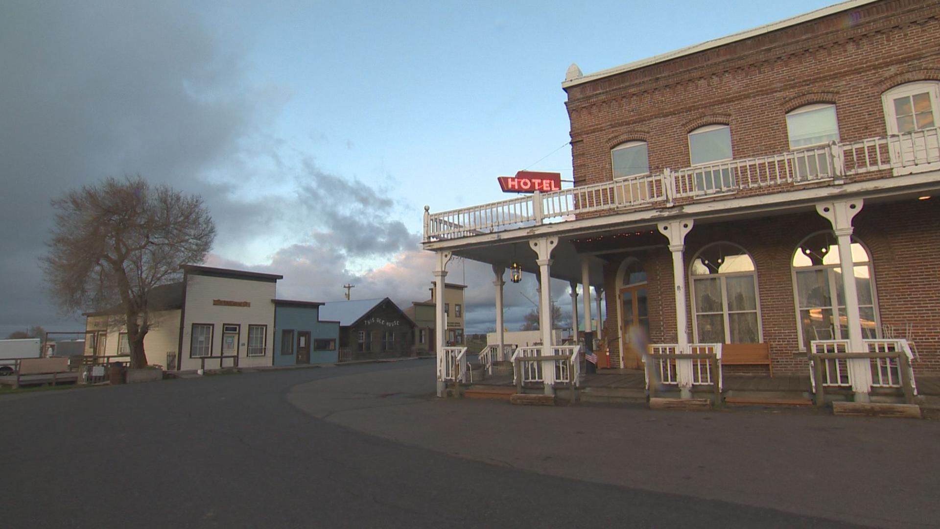 Oregon's famous ghost town Shaniko revitalizes | kgw.com