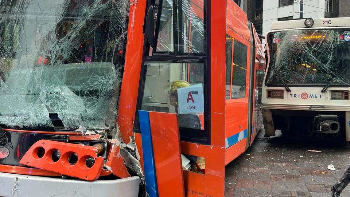 MAX train, Portland Streetcar derail after crash; 2 injured | kgw.com